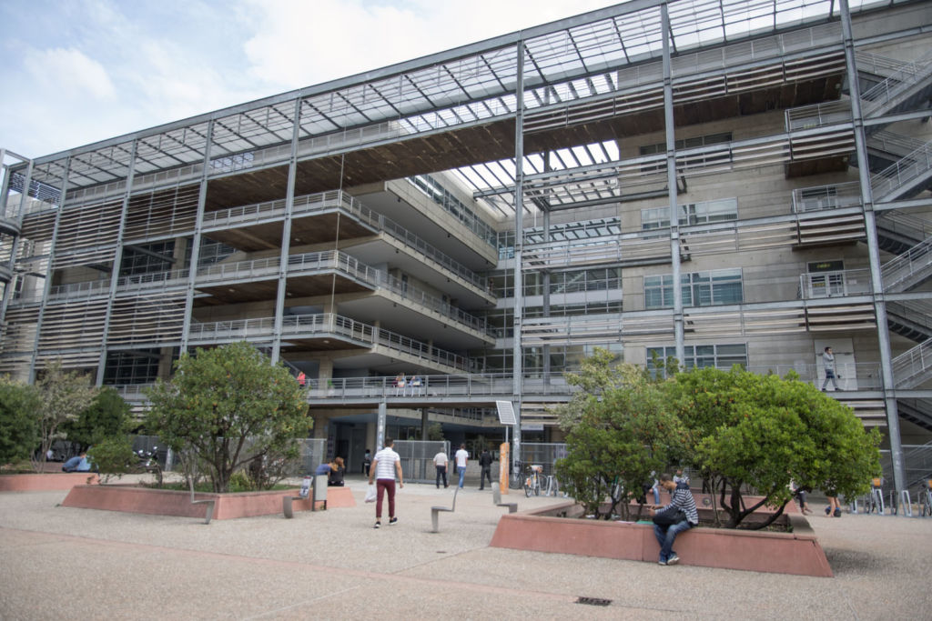 A Richter, la faculté d’Économie cultive l'ouverture - Université de ...